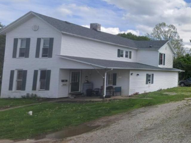 2 Br, 1 bath, Single Family 121 1/2 E Church St