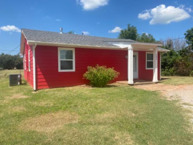 2 Br, 1 bath, Single Family 121 C Street