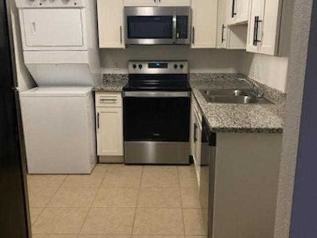 2 Br, 1 bath, Single Family 1224 South Smith Road