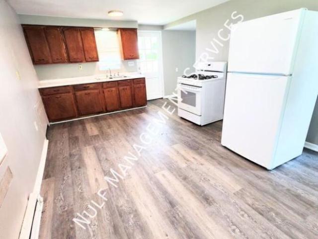 2 Br, 1 bath, Single Family 127 Constitution Circle