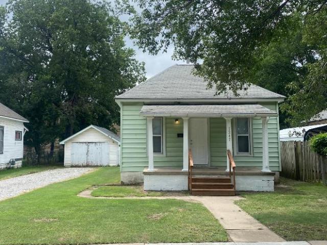 2 Br, 1 bath, Single Family 1247 S Ellis