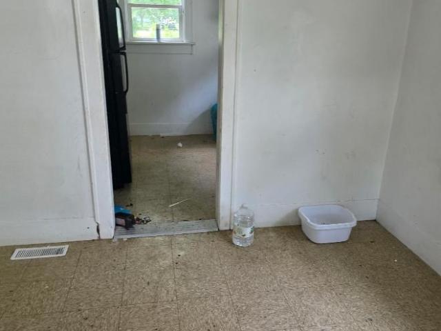 2 Br, 1 bath, Single Family 1259 E Whitmer St