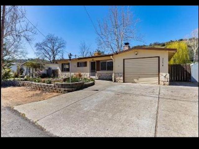 2 Br, 1 bath, Single Family 12678 Shoreview Dr