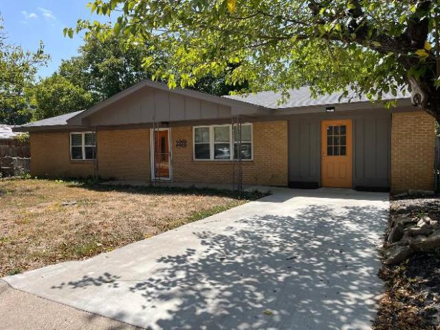 2 Br, 1 bath, Single Family 1310 Westview Dr