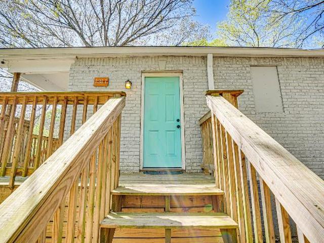 2 Br, 1 bath, Single Family 1311 Campbellton Rd SW