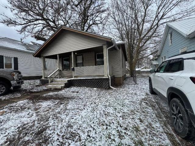 2 Br, 1 bath, Single Family 1311 N Walnut Grove Ave