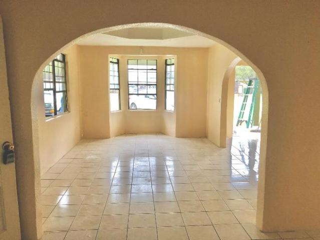 2 Br, 1 bath, Single Family 13138 Ash Ave