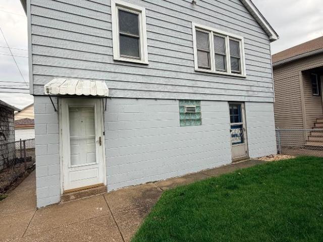 2 Br, 1 bath, Single Family 1314 121st St