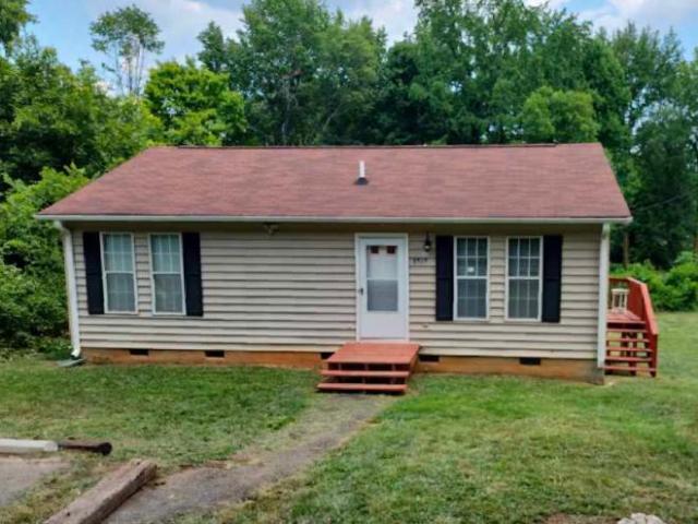 2 Br, 1 bath, Single Family 1317 Kearns Alley