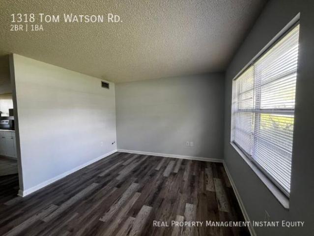 2 Br, 1 bath, Single Family 1318 Tom Watson Rd