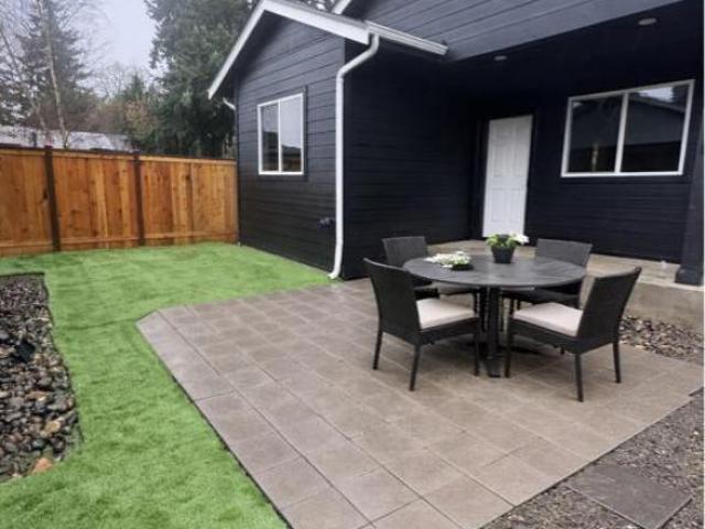 2 Br, 1 bath, Single Family 1331 Lenore Dr