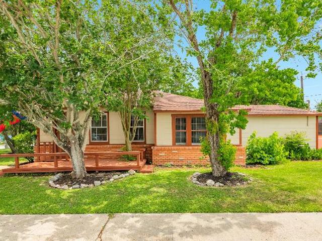 2 Br, 1 bath, Single Family 1331 W 8th St