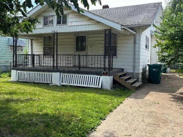 2 Br, 1 bath, Single Family 1365 E Walnut St