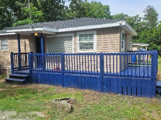 2 Br, 1 bath, Single Family 1373 Ridge Rd