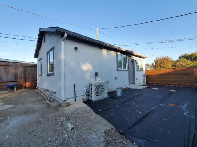 2 Br, 1 bath, Single Family 138A N Mildred Ave