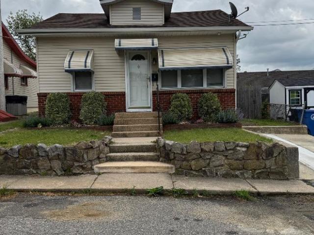 2 Br, 1 bath, Single Family 1 Centre Ave