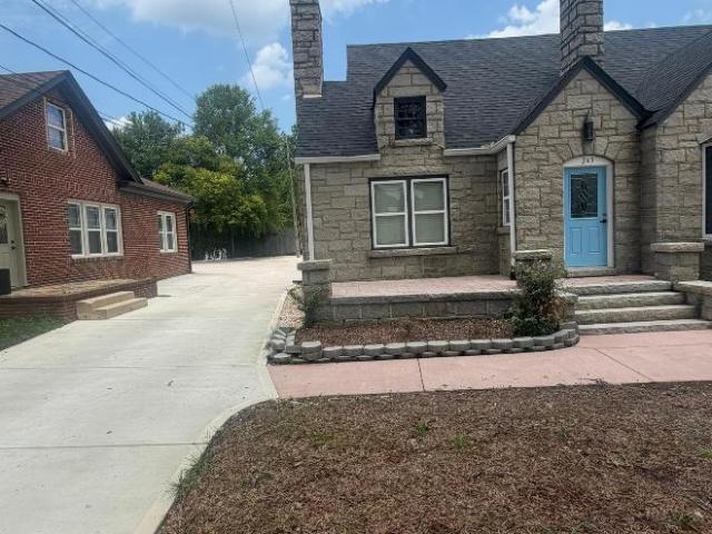 2 Br, 1 bath, Single Family 243 Spring St