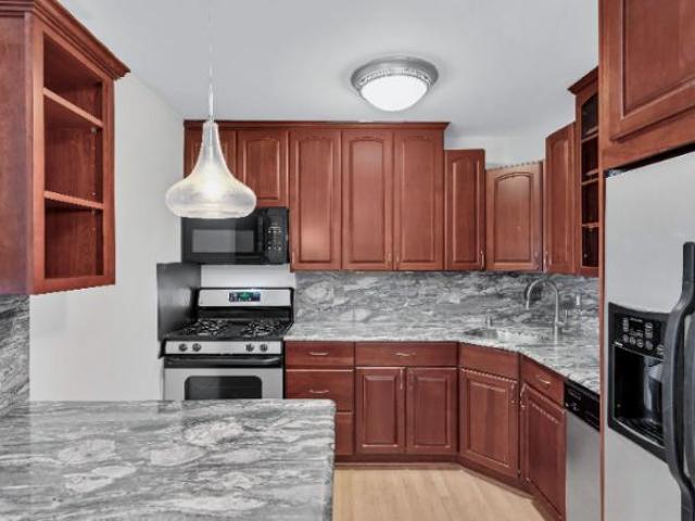 2 Br, 1 bath, Single Family 2401 H St Nw
