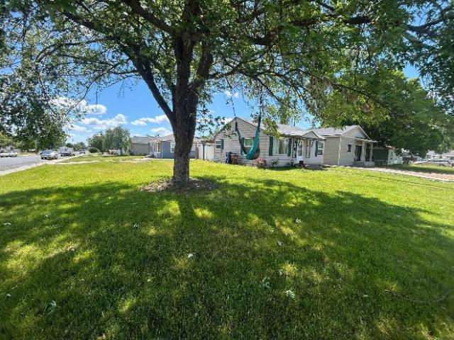2 Br, 1 bath, Single Family 2405 W Columbia Ave