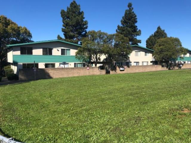 2 Br, 1 bath, Single Family 240 Holly St