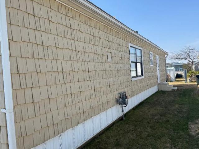 2 Br, 1 bath, Single Family 24195 King Rd