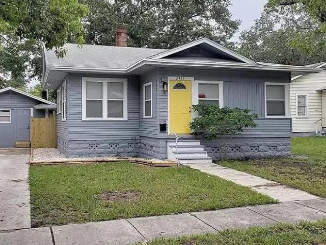 2 Br, 1 bath, Single Family 2421 20th St S