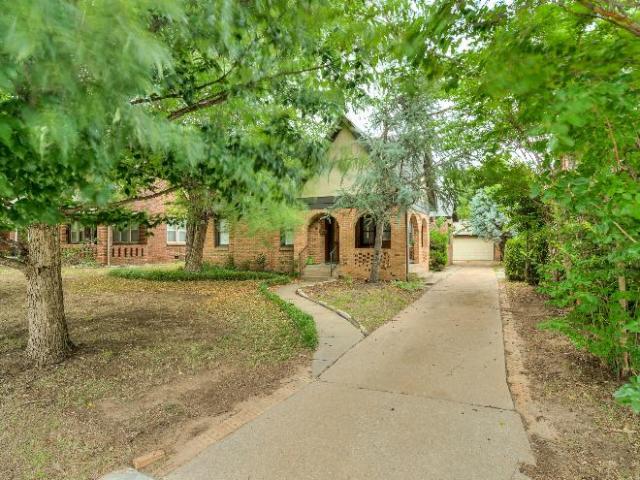2 Br, 1 bath, Single Family 2421 NW 19th Street