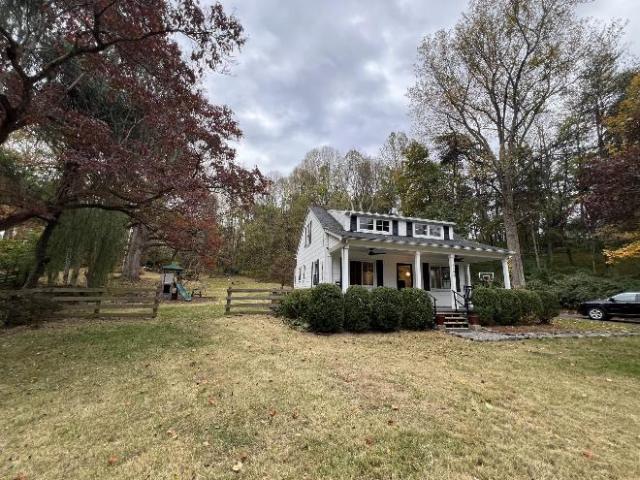 2 Br, 1 bath, Single Family 2499 Trainers Lane