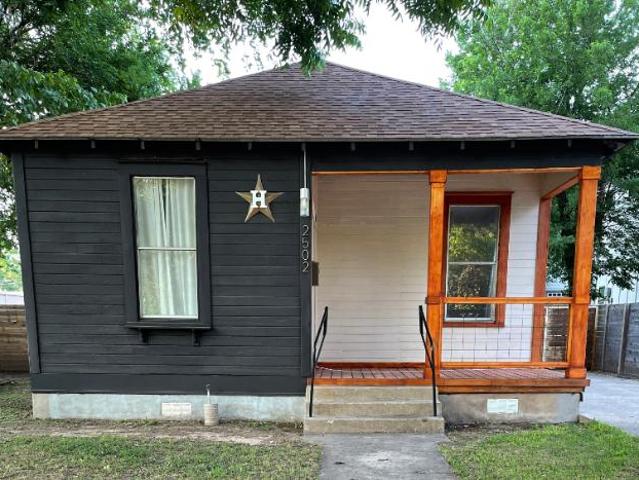 2 Br, 1 bath, Single Family 2502 Willow St