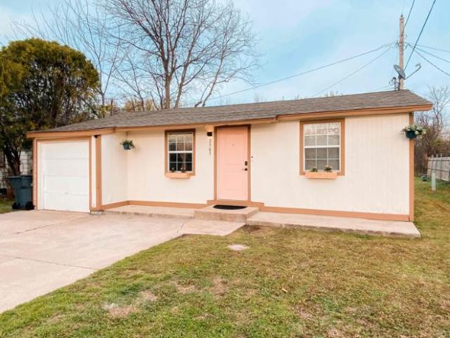 2 Br, 1 bath, Single Family 2503 Nw 19th St