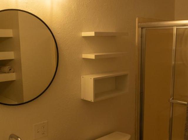 2 Br, 1 bath, Single Family 25084 Cobb Dr