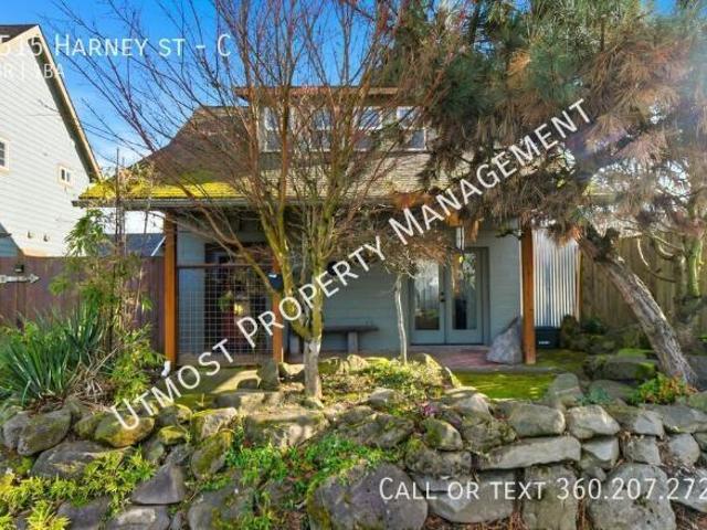 2 Br, 1 bath, Single Family 2515 Harney St