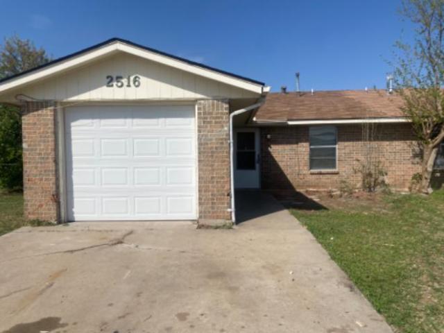 2 Br, 1 bath, Single Family 2516 Ne Dearborn Ave
