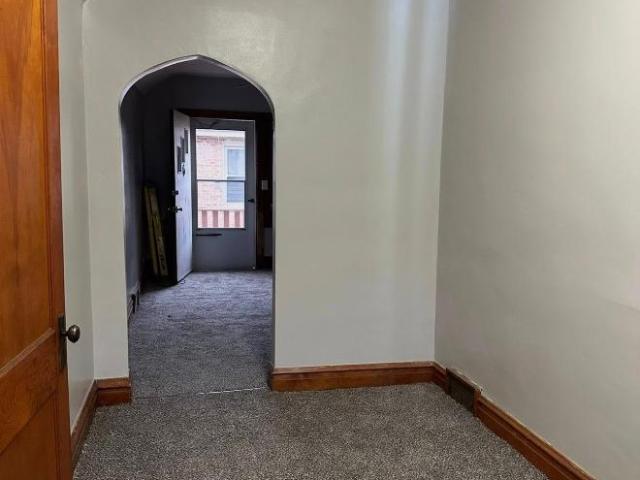 2 Br, 1 bath, Single Family 2520 N Sayre Ave