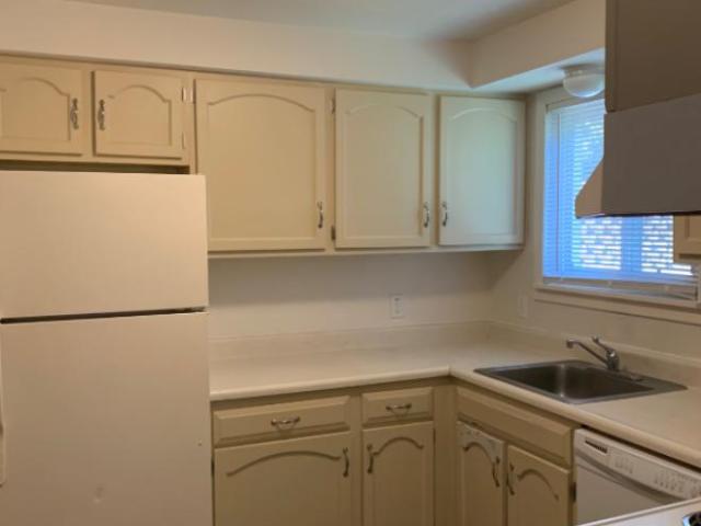 2 Br, 1 bath, Single Family 252 West Street