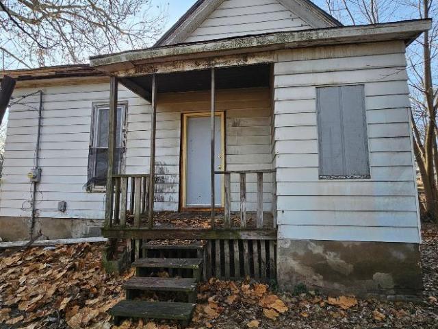 2 Br, 1 bath, Single Family 254 W Peoria Ave