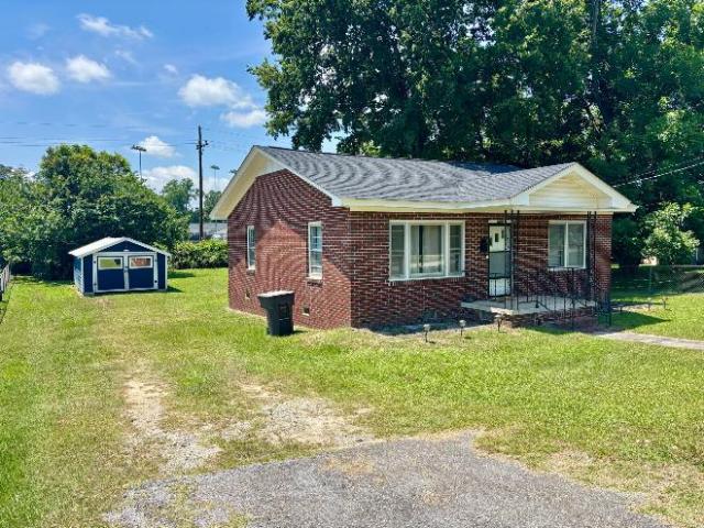 2 Br, 1 bath, Single Family 2567 Henry Ave