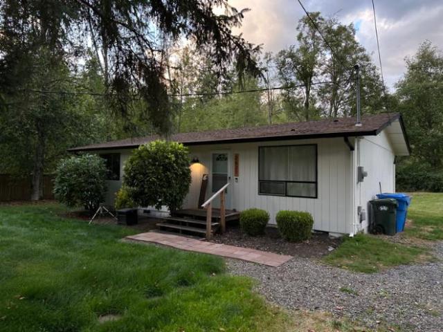 2 Br, 1 bath, Single Family 2621 80th St E