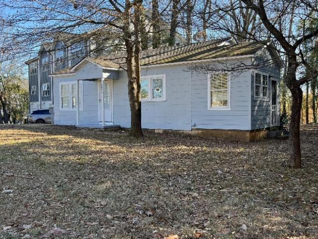 2 Br, 1 bath, Single Family 2621 Dr Carver Rd