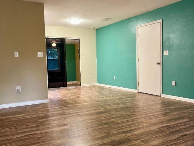 2 Br, 1 bath, Single Family 2625 Northwest 49th Place