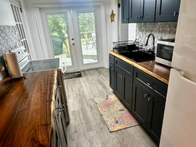 2 Br, 1 bath, Single Family 2643 46th St South