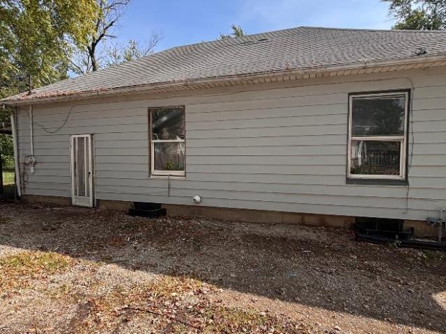 2 Br, 1 bath, Single Family 2648 E Prairie St