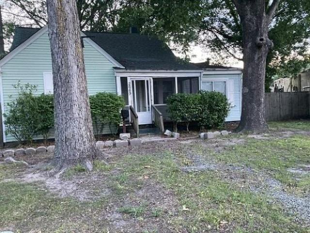 3 Br, 2 bath, Single Family 2669 Azalea Garden Rd