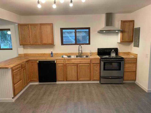 2 Br, 1 bath, Single Family 26728 469th Ave NE