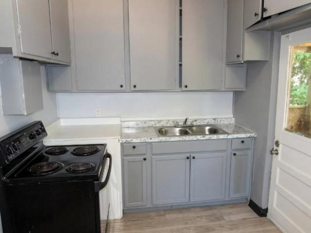 2 Br, 1 bath, Single Family 26 Burgess Ct