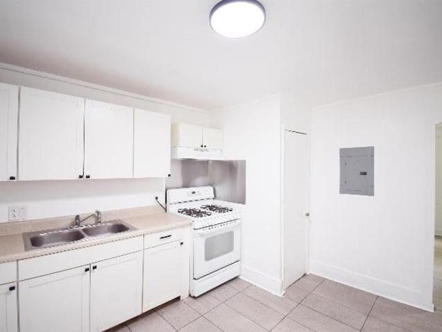 2 Br, 1 bath, Single Family 2716 Sunrise St