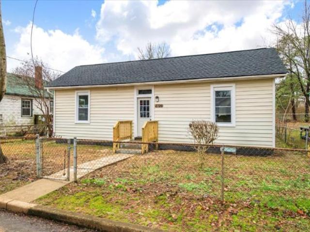 2 Br, 1 bath, Single Family 2726 Alexander Ave