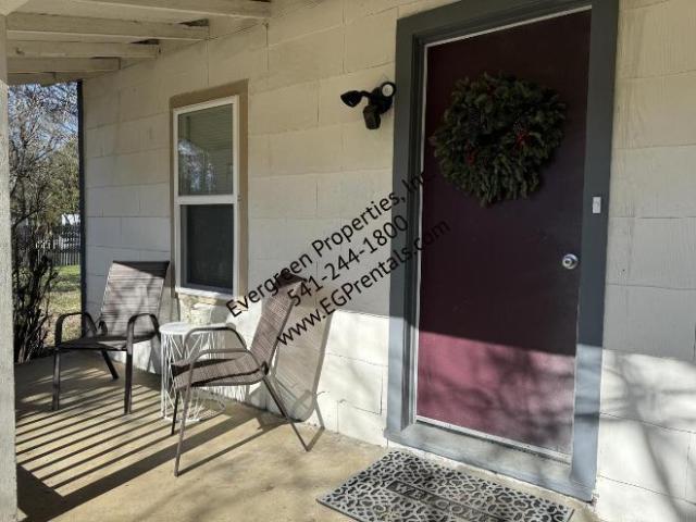 2 Br, 1 bath, Single Family 2776 Merlin Road
