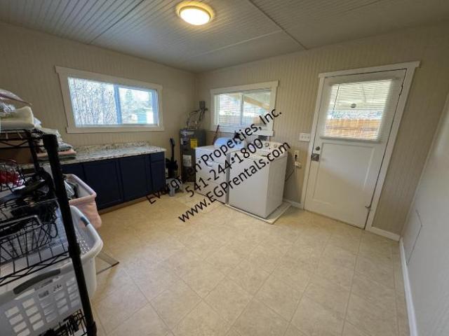 2 Br, 1 bath, Single Family 2776 Merlin Road