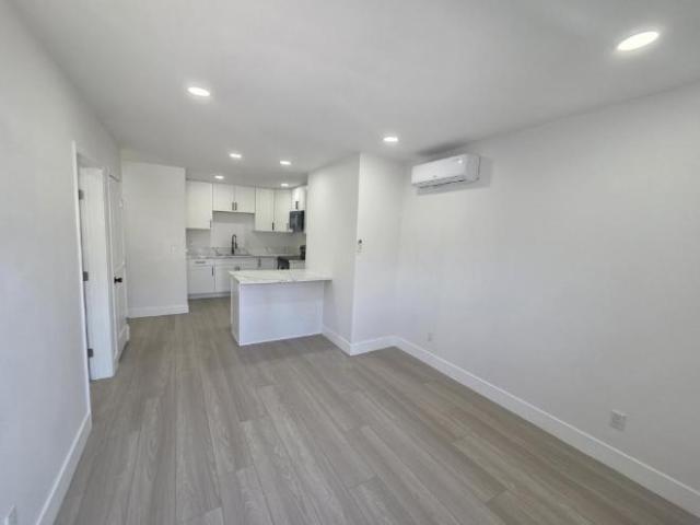 2 Br, 1 bath, Single Family 2838 Washington St